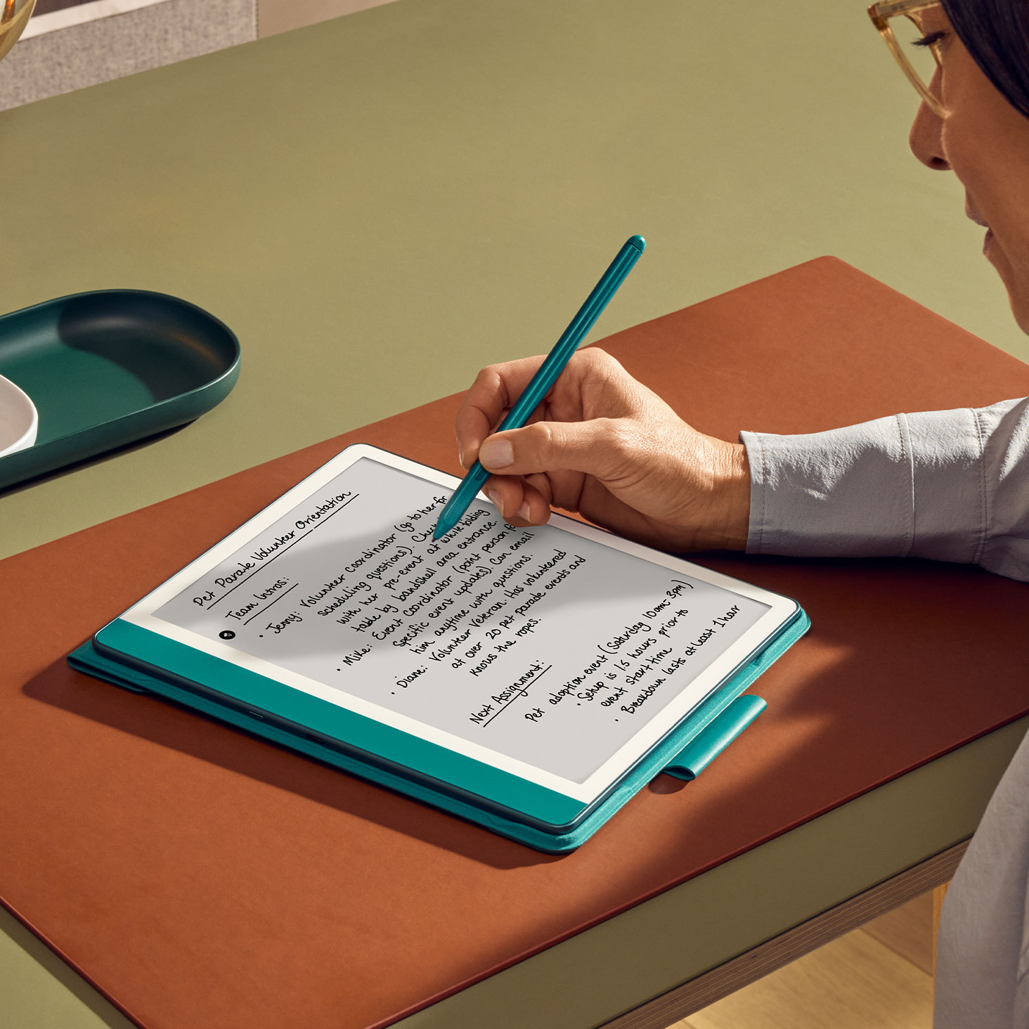 Amazon Kindle Scribe (16 GB) – Redesigned display with uniform borders. Now write directly on ...