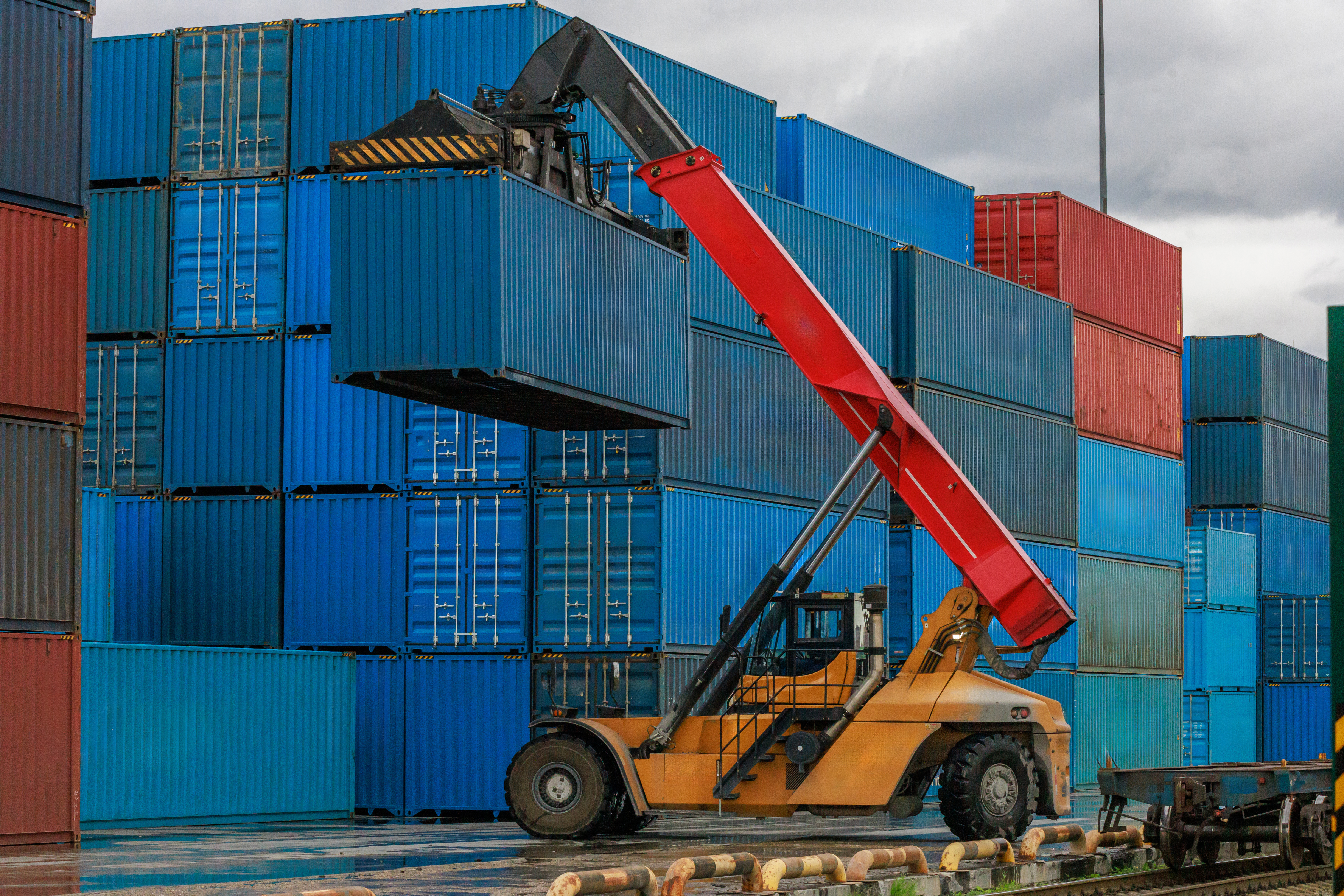 What is TEU in Shipping? Meaning, Types, TEU Calculation