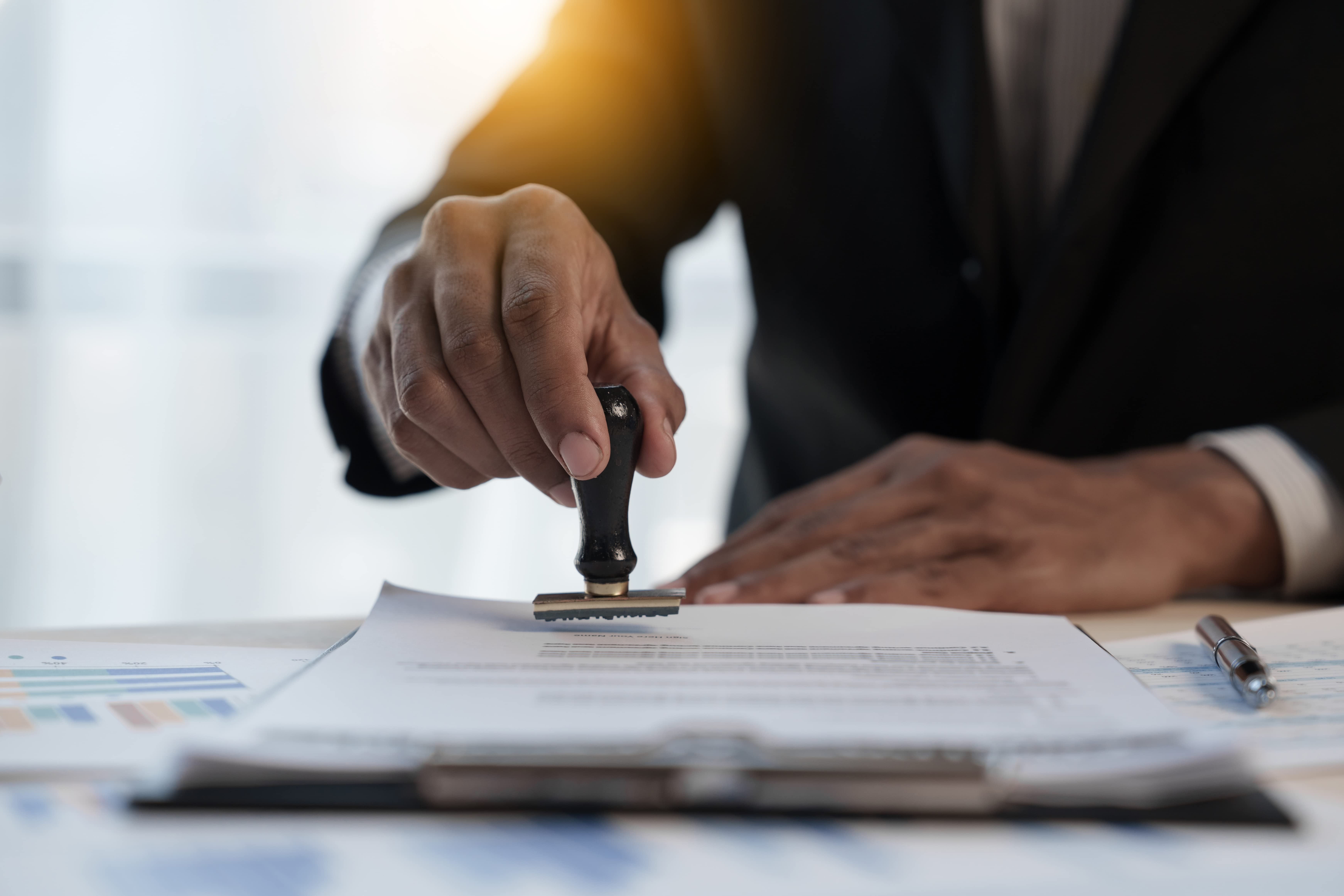 Back-to-Back Letter of Credit: Meaning, Uses, Benefits, Example