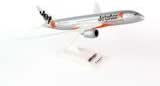 Daron Skymarks Jetstar 787-8 Model Kit (1/200 Scale) : Amazon.co.uk ...