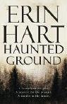 Haunted Ground : Hart, Erin: Amazon.com.mx: Libros