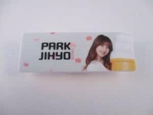 Amazon.co.jp: Korea K-POPTWICE Jihyo White Acrylic Name Badge I-133 ...