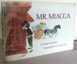 Mr Miacca: An English Folk Tale: ness, evaline: 9780370007885: Amazon ...