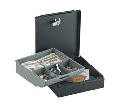 Snapklik.com : Sentry Safe Locked & Safe Cash Box