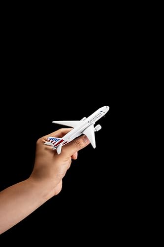 Snapklik.com : Daron Toy Airplane American Airlines Die-Cast Metal ...