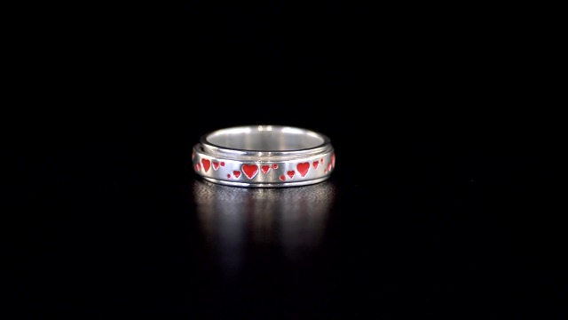 Watch 925 Sterling Silver Enameled Heart Spinner Ring on Amazon Live