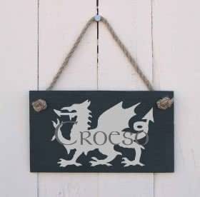 Welsh slate hanging sign "Croeso" with Welsh dragon motif : Amazon.co ...