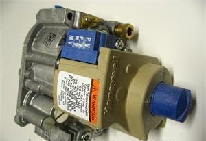 Laars V0047700 Gas Valve Combo 121 24V: Amazon.com: Industrial & Scientific