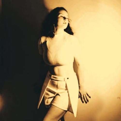 Spiele Moonchild von Elena Douglas auf Amazon Music ab