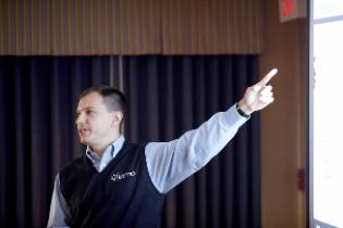 Programming Embedded Systems: With C and GNU Development Tools, 2nd Edition: Michael Barr ...