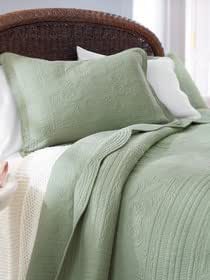 Amazon.com: White French Tile Quilt : Home & Kitchen