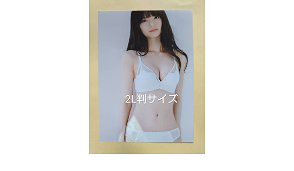 レア セクシー ショット 乃木坂46 齋藤飛鳥 生写真 2L判サイズ 可愛い 下着姿 Tシャツを捲る姿 おヘソ 綺麗な スタイル 美脚 美肌 205 - 写真