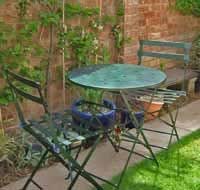 Amazon.com : Jade Green Metal Patio Table and Chairs set Hammered ...