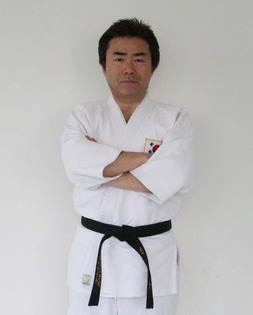 Amazon.com: Dennis Kim: books, biography, latest update