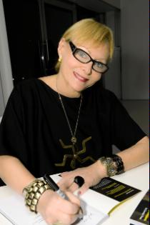 Amazon.com: Carolee Thea: books, biography, latest update