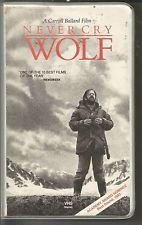 Amazon.com: Never Cry Wolf {VHS Video} Original 1983 Disney Snapcase ...