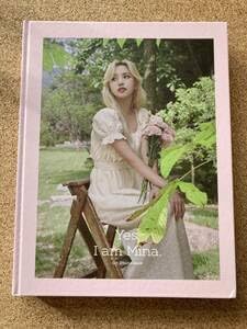 Amazon.co.jp: TWICE Mina - Yes, I am Mina. 1ST PHOTOBOOK (PinkVer.）公式写真 ...