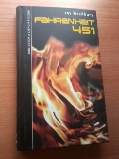 Amazon.com: Fahrenheit 451: Bradbury, Ray: Books