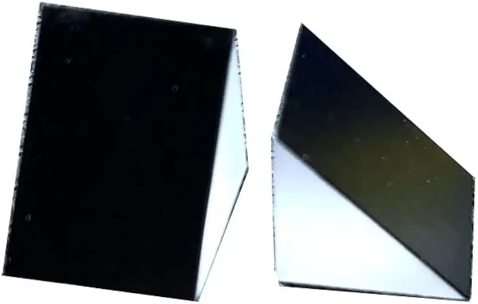 Light Refraction In Water: Understanding The Phenomenon | QuartzMountain