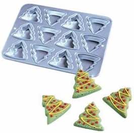 Amazon.com: Wilton Petite Christmas Tree Cake Pan: Novelty Cake Pans ...