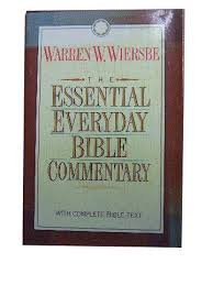 The Essential Everyday Bible Commentary: With the Complete Text of the ...