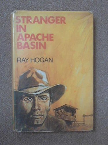 Amazon.co.jp: Strangers in Apache Basin : Hogan, Ray: 洋書