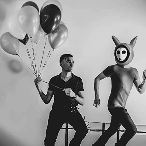 Écouter Always Running par Vezza sur Amazon Music Unlimited