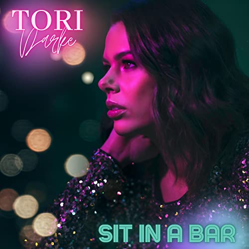 Sit In A Bar von Tori Darke bei Amazon Music Unlimited
