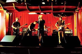 Amazon.com: 123Posters Pearl Jam Live on Stage Poster 36 x 24 inches ...