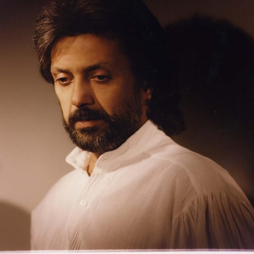 Play Salaam, Dariush 7 - Persian Music by Dariush on Amazon Music