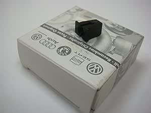 Amazon.com: Volkswagen Clip Expanding Nut - 811807577C : Automotive