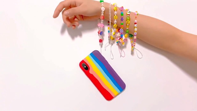 Watch bead phone charms on Amazon Live