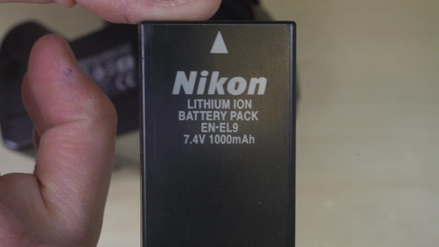 Watch Nikon D3000 Battery Change on Amazon Live