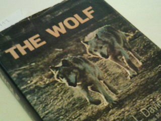 The Wolf : the ecology and behaviour of an endangered species: Mech, L ...