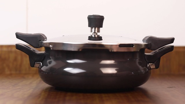 Pigeon By Stovekraft All In One Ceramic Super Cooker L Review Pigeon ...