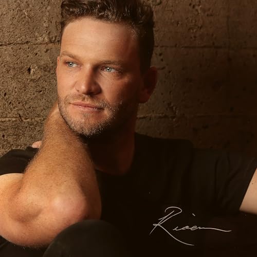 Écouter Two Blue Eyes par Riaan Benadé sur Amazon Music Unlimited