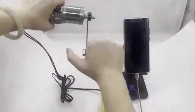 Watch DC Small Hand Crank Generator 10W USB 5V 2A Charger on Amazon Live