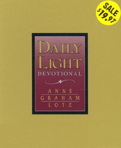 Daily Light Devotional-NKJV: Anne Graham Lotz: 9780849954634: Amazon ...