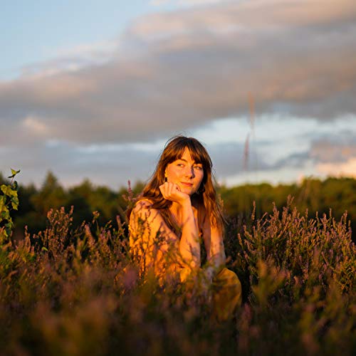 Growing Up by CLOUÉ on Amazon Music - Amazon.co.uk