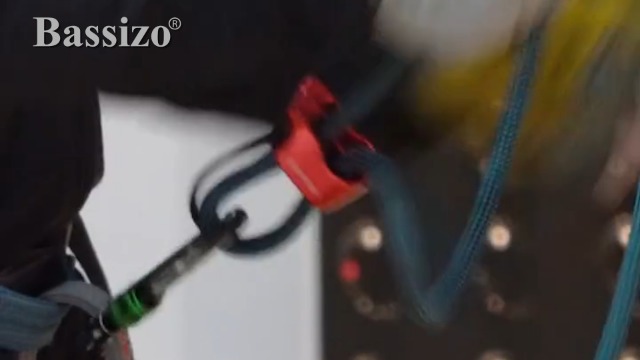 Watch ATC Belay Device V-Grooved 25KN Rappelling Descender on Amazon Live