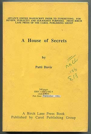 A House of Secrets: DAVIS, Patti: Amazon.com: Books