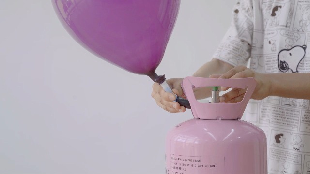Watch Instruction of self seal balloon valves, fast and easy on Amazon Live