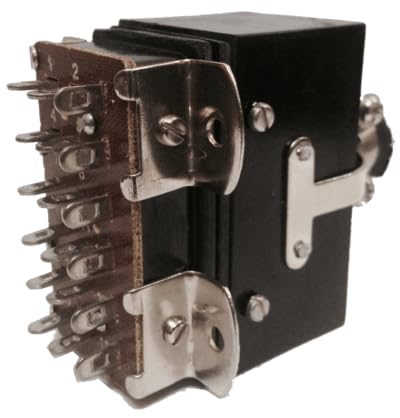 PESCO Bakelite 1.25 KW 240 Volts 18 Pin RG Plug Socket (100 Pcs, Black ...