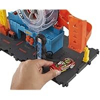 Amazon.com: Hot Wheels City Super Twist Tire Shop Playset, Spin The Key ...