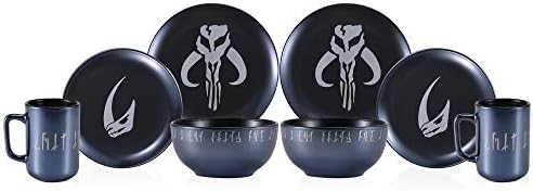 Amazon.com | Star Wars Boba Fett Mandalorian Dinnerware Dining Set ...