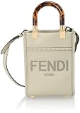 ・ブランド:FENDI(フェンディ)・製造元:FENDI(フェンディ)・モデル:8BS051ABVL・製造元/メーカー部品番号:8BS051ABVL・H17.5×W13.5×D6(cm)・270g・ショルダー長さ　126～130cm