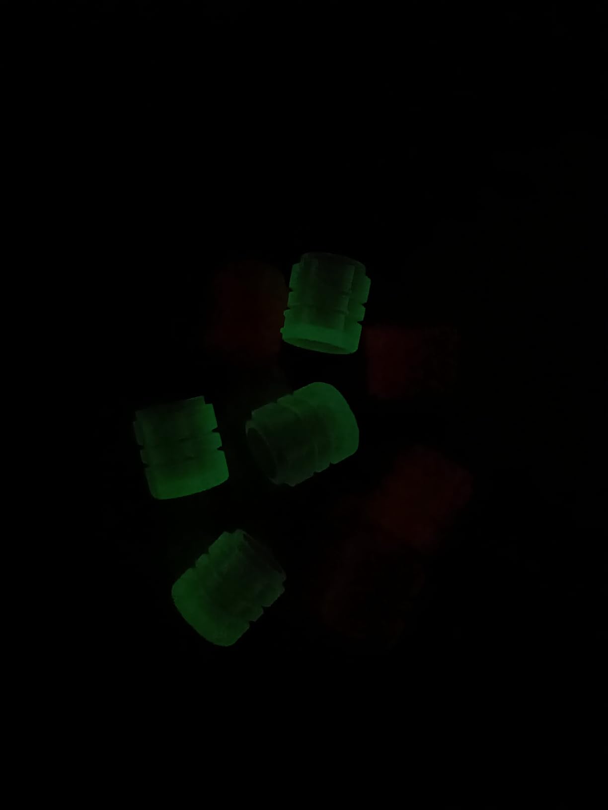 Car Tyre Valve Caps, Fapiwen 8pcs Fluorescent Tire Valve Caps with Neon ...