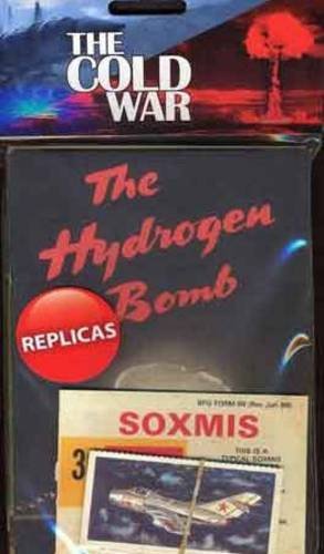 Cold War Replica Pack (Replica Memorabilia Packs): Amazon.co.uk ...