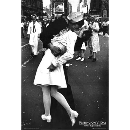 Amazon.com: Times Square The Kiss on VJ Day Sailor Kissing Woman 1945 ...