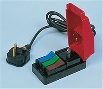 Quicktest Mains Connector Block with 1.5m Lead / 13A Plug : Amazon.co ...